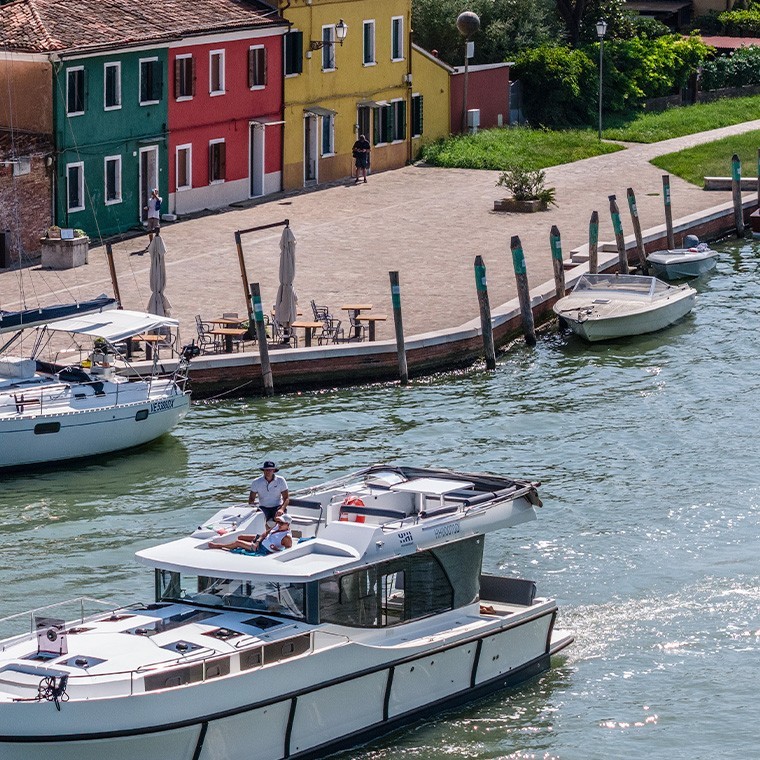 Noleggio barche senza patente in Italia | HHI - Houseboat Holiday Italia